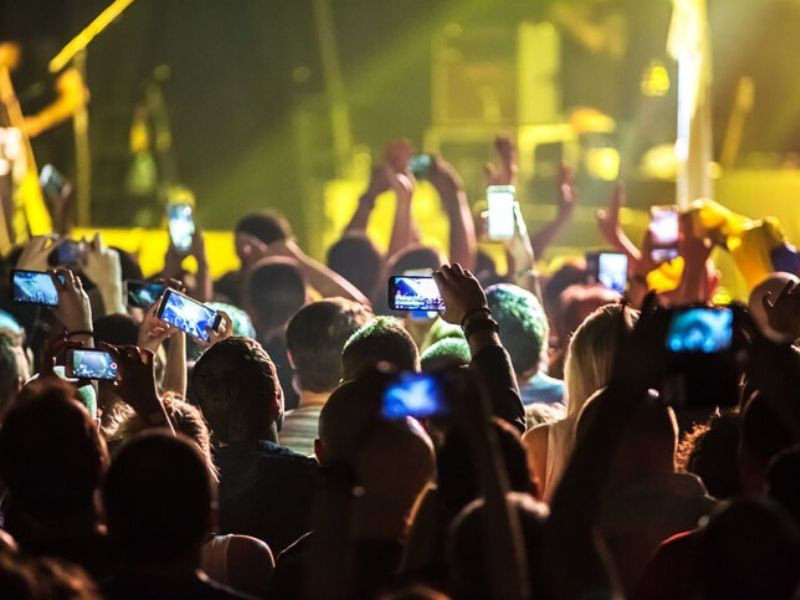 How to Live Stream an Event: A Step-by-Step Guide (2023) | Dacast